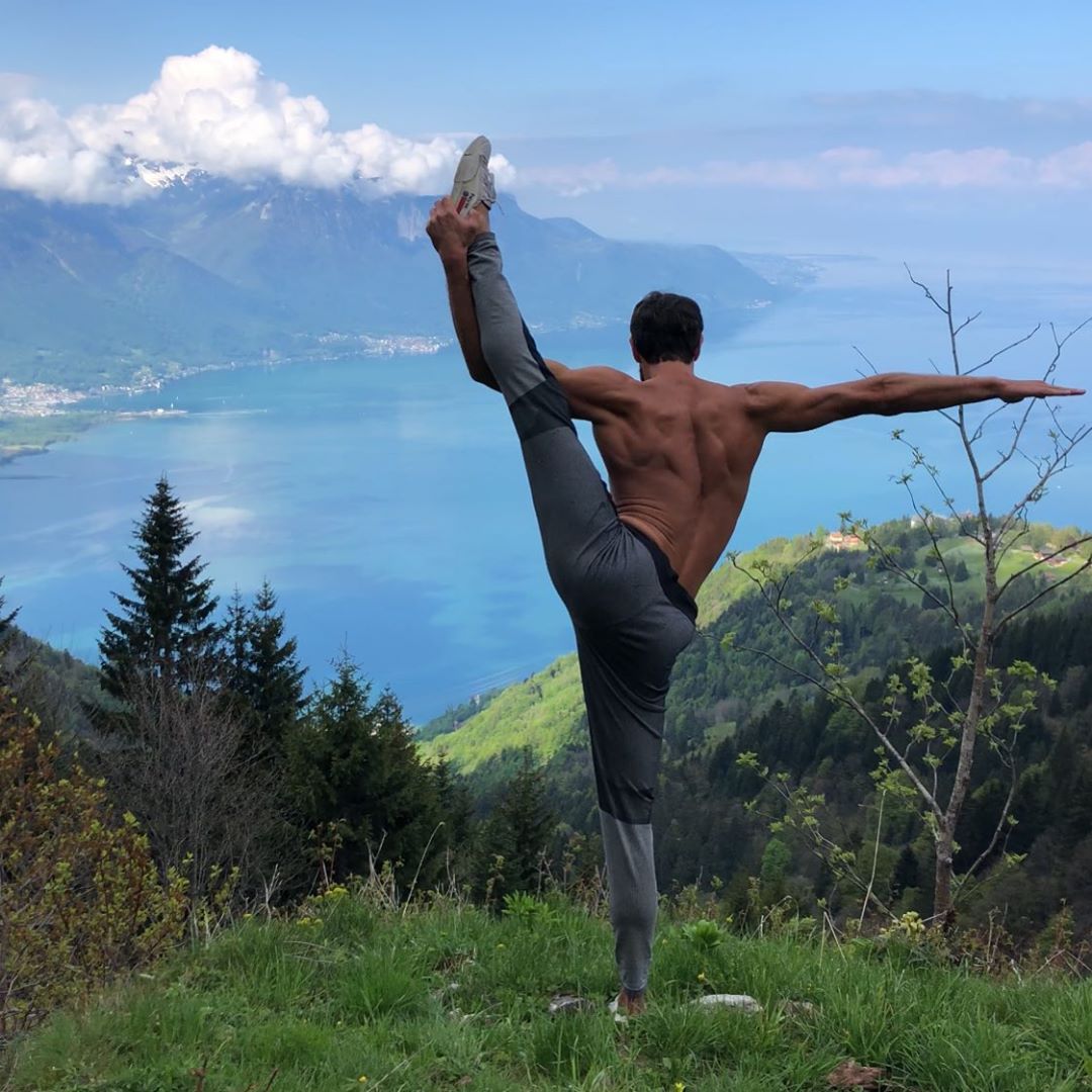 The difference between stretching & Wаrm-Up - Micro-Movement